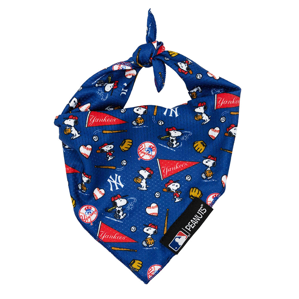 Dog Bandana - MLB™ x Peanuts™ New York Yankees™ | Sassy Woof Product